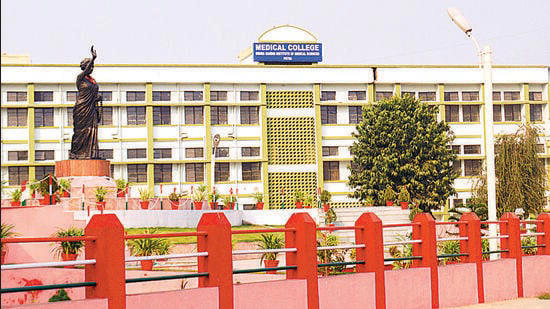 Bihar panel to ban private practice by govt docs, create rural incentives