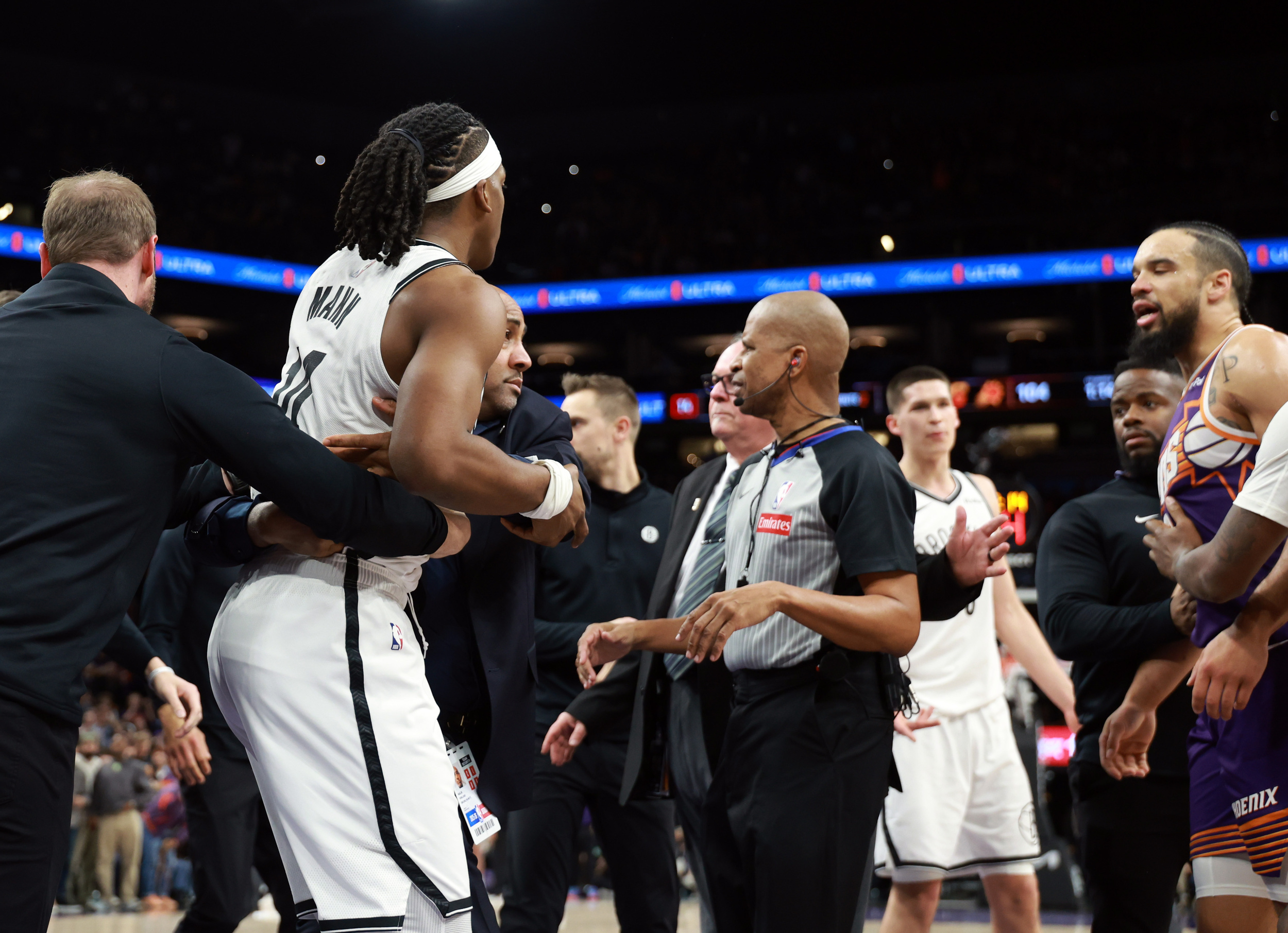 Massive on-court brawl breaks out in Phoenix Suns’ win vs Nets