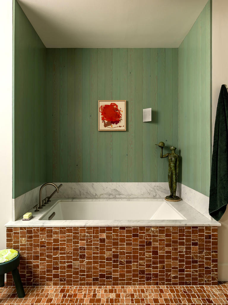 Before & after: 4 surface-level swaps transformed this Baltimore bathroom
