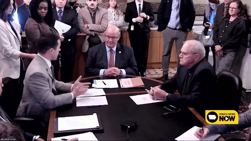 Bill eliminating judicial review of Iowa laws' constitutionality ...