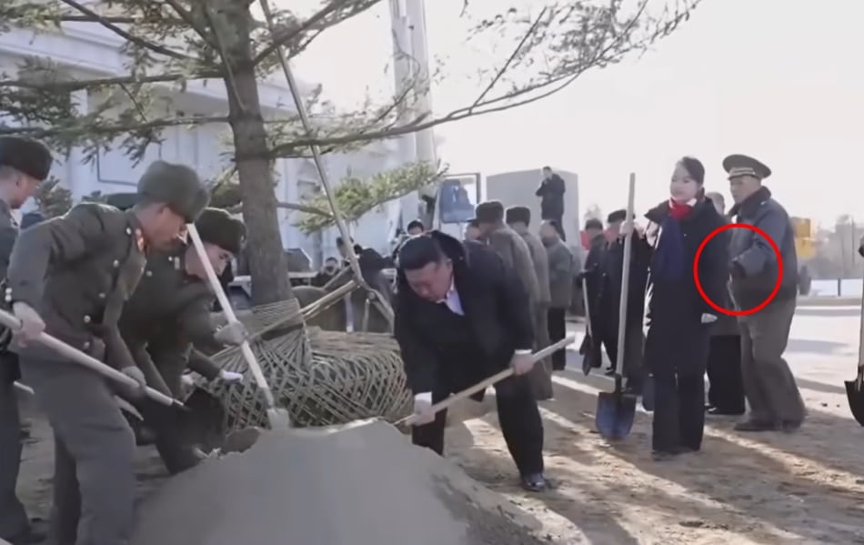 Defense Minister No Kwang-chol's touch on Kim Ju-ae sparks taboo concerns