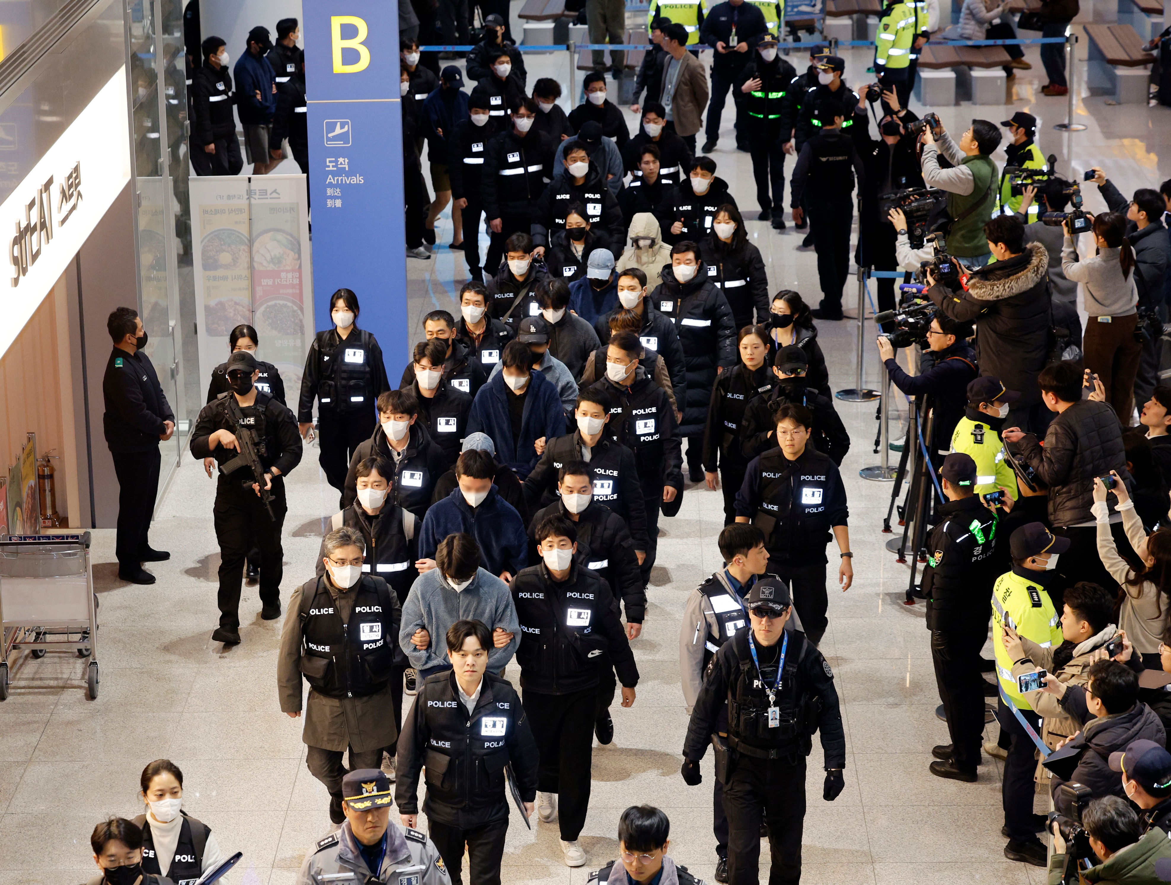 Korea task force arrests 136 in Cambodia