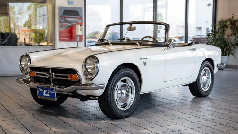 Honda's first-ever production sports car, the S500, kicked off a sports ...
