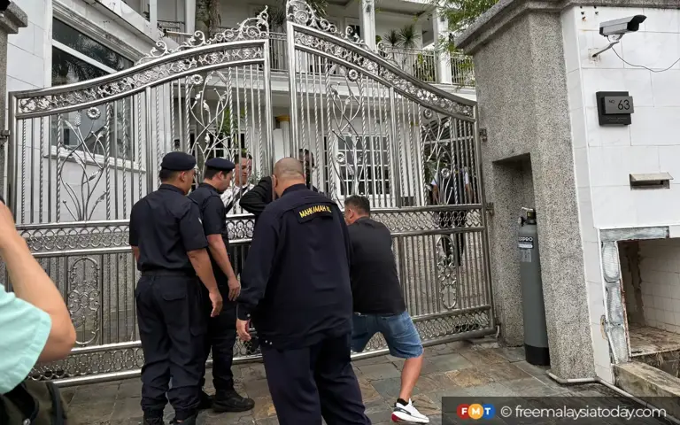 14 items seized from Jamal Yunos over outstanding payment in defamation ...