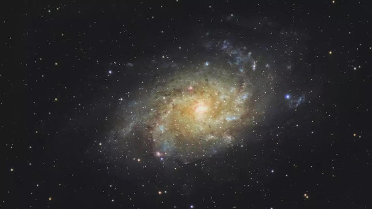 NASA’s James Webb Space Telescope captures a giant galaxy cluster that ...