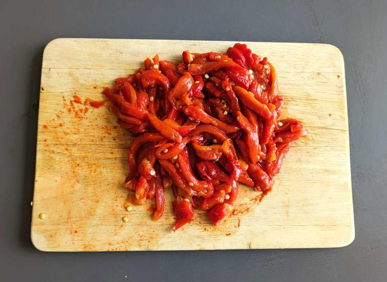 Cold pasta salad with peppers, corn and mozzarella