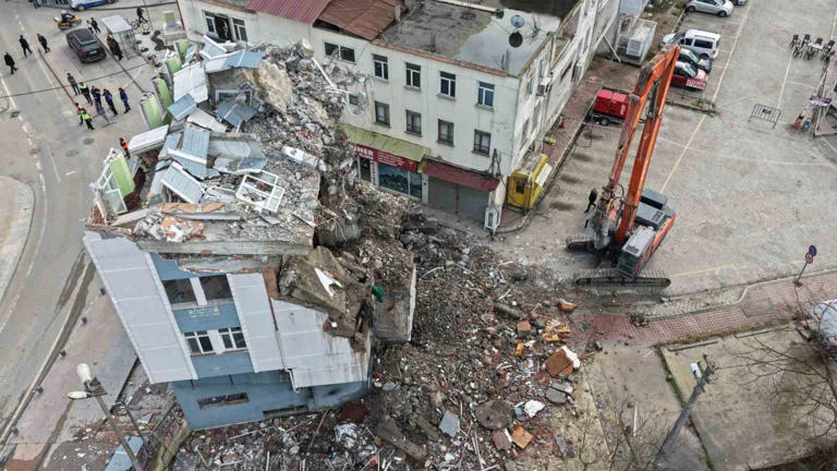 Terme Çayı Islah Projesi’nde yıkımlar başladı