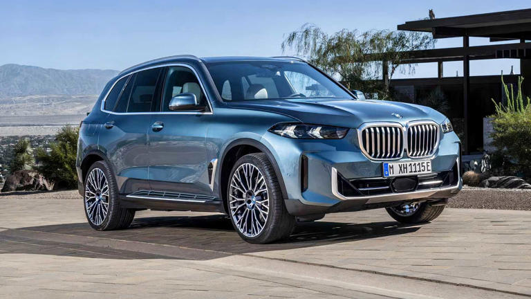 Mazda CX-70 vs BMW X5: Japanese SUV with inline-six engine