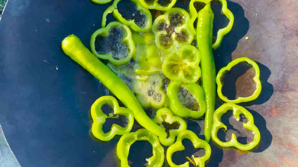 Unusual village recipe: Crispy cockerels under the stone