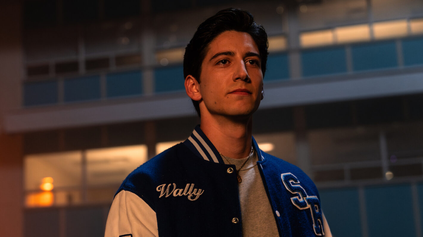 Milo Manheim breaks down Wally’s fate in ‘School Spirits’ premiere