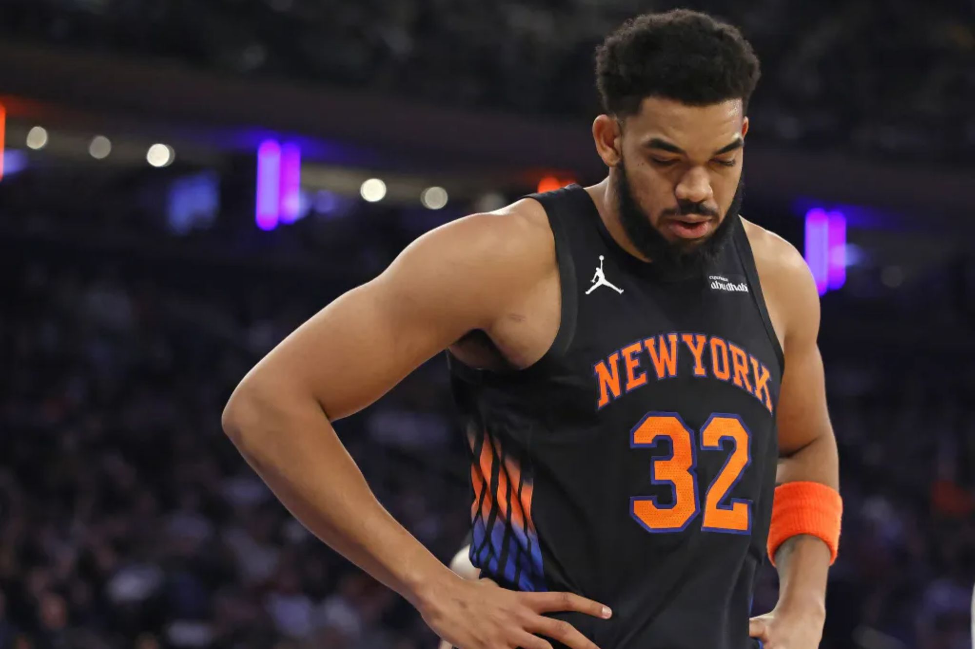 Karl-Anthony Towns benched again down stretch in Knicks’ win: 'He saw ...