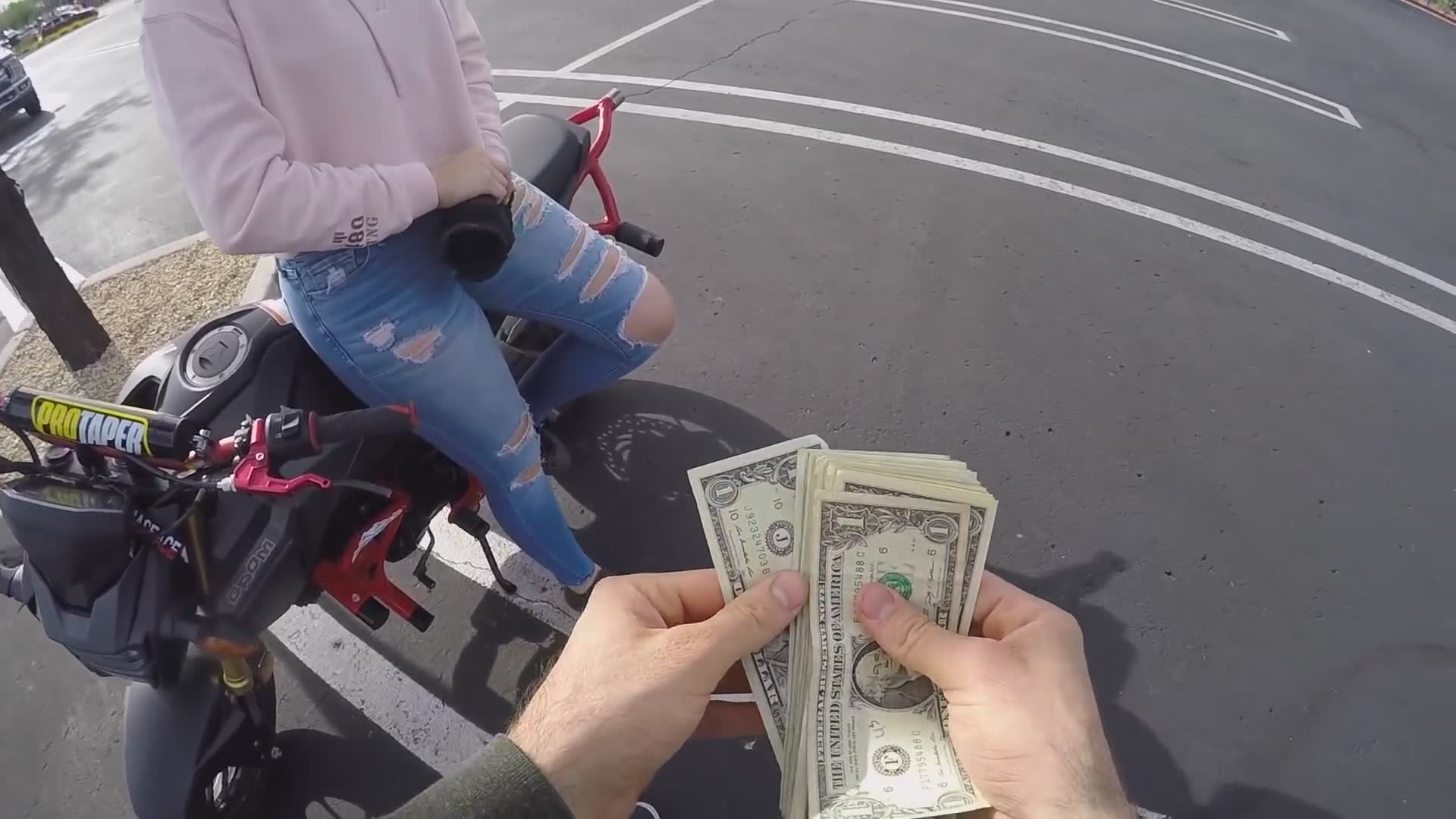 Dollar trading uncomfortable results