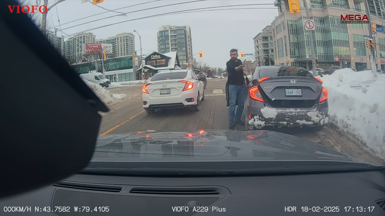 Male Karen driver goes crazy