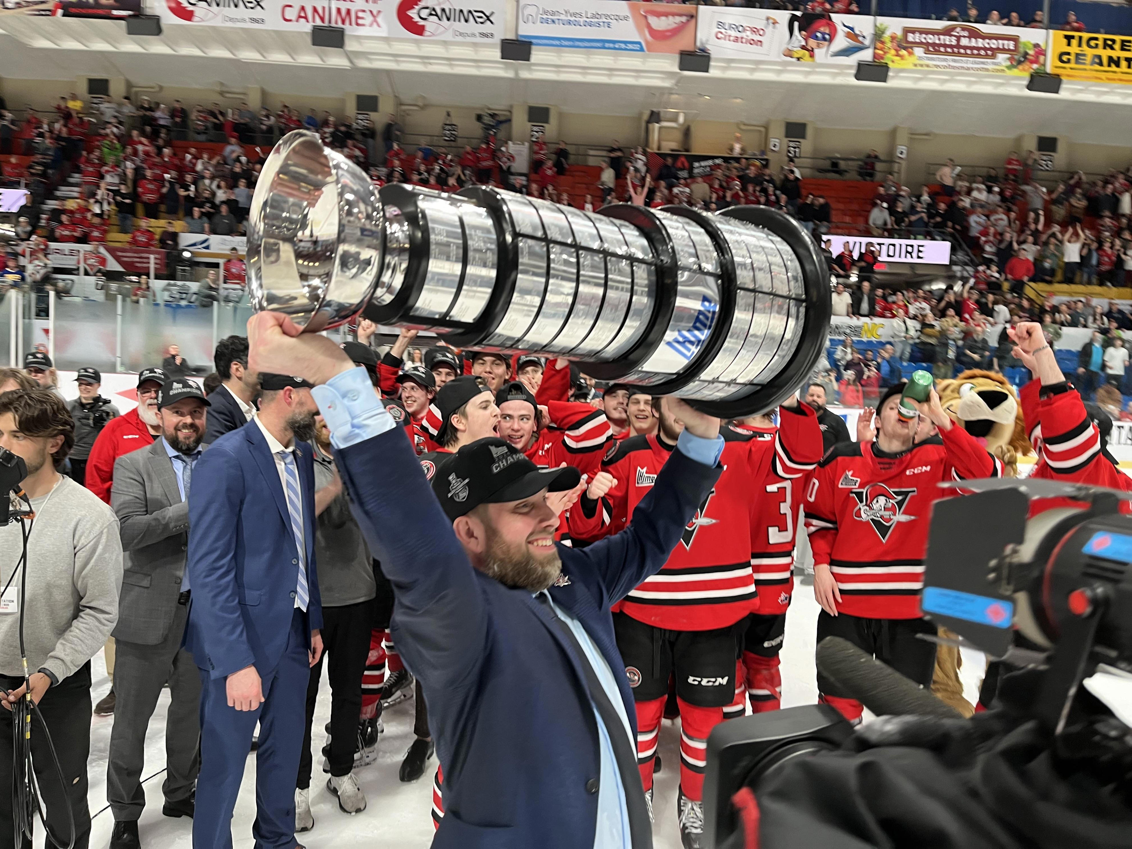 Quand un Franco-Ontarien bat un record de Patrick Roy