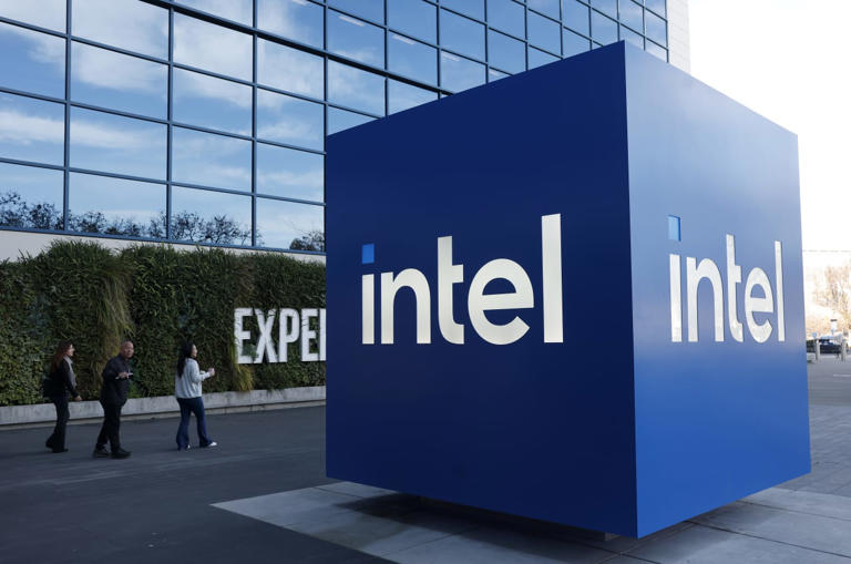 Intel snaps its 5-day losing streak