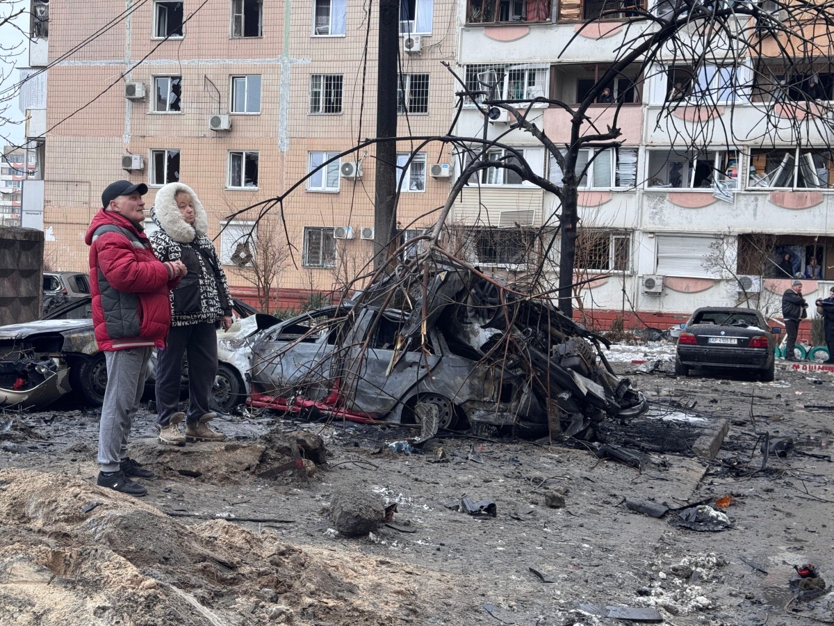 At least three people killed in Russian attacks on Ukraine