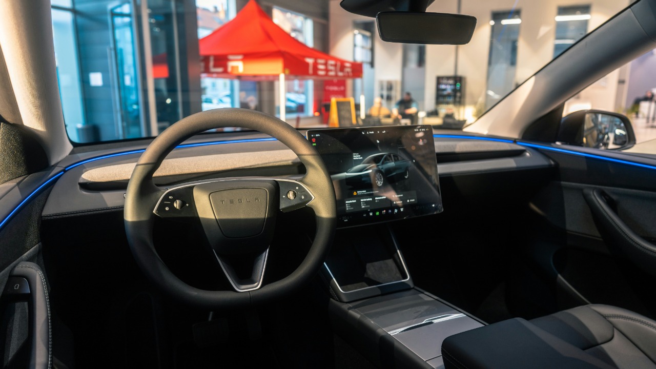 Study shows Tesla Autopilot has been involved in hundreds of crashes ...