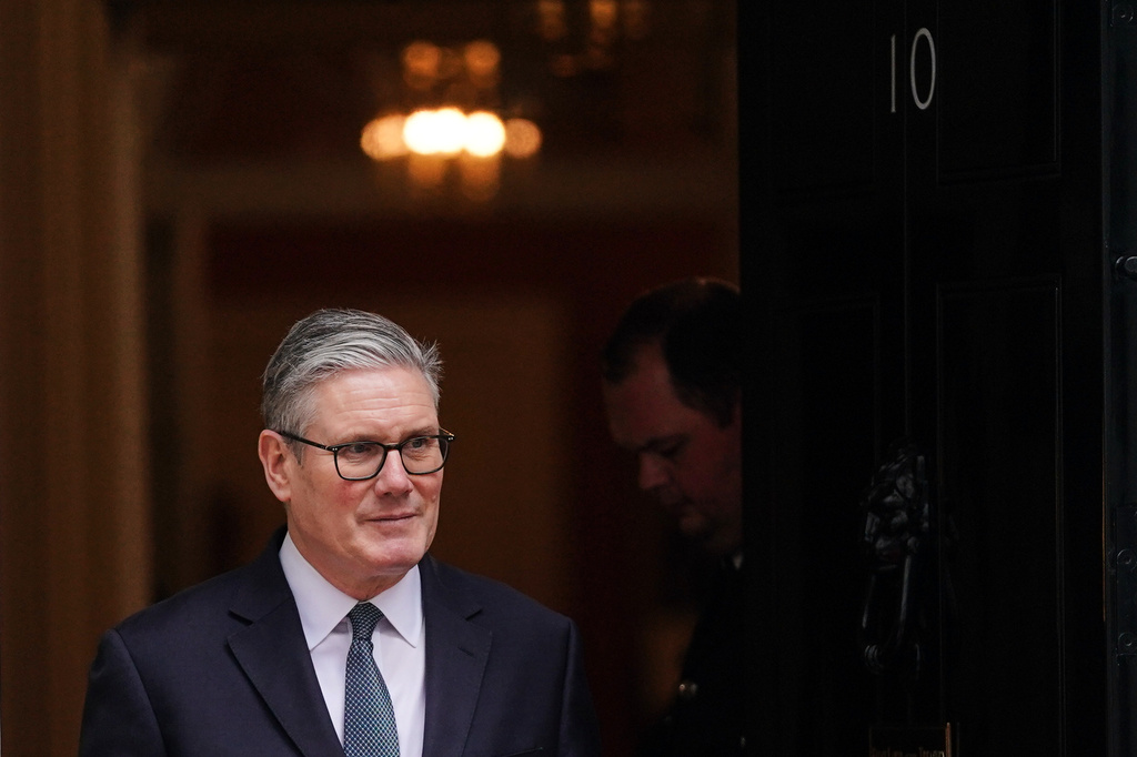 British leader's trip to China is a balancing act between trade ...