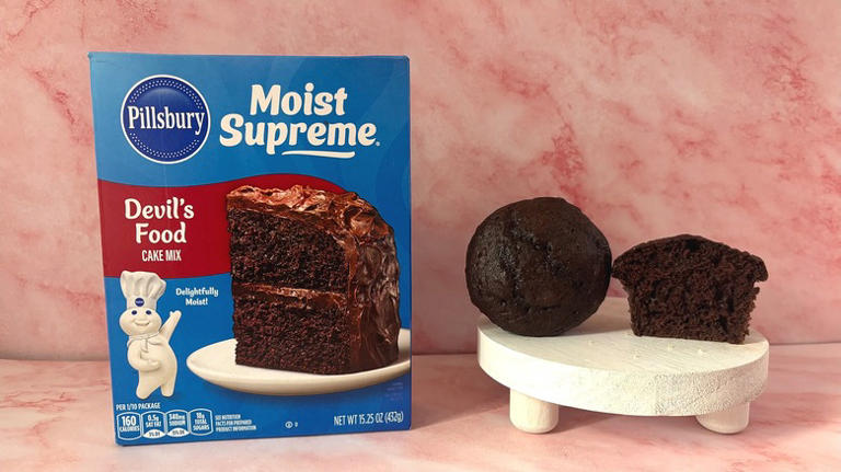 11 Pillsbury boxed cake mixes, ranked worst to best