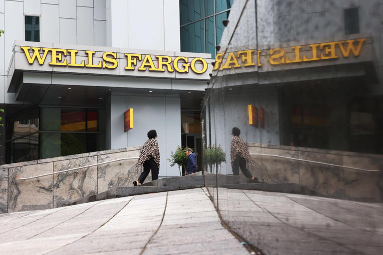Wells Fargo cuts proxy adviser ties in latest blow to industry