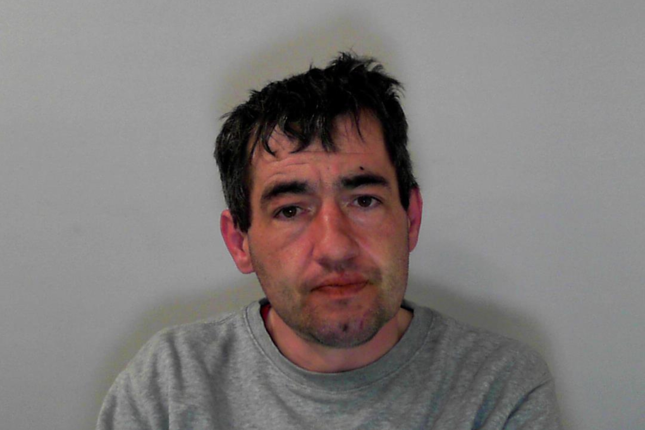 Leeds man wanted in connection with series of thefts and robbery