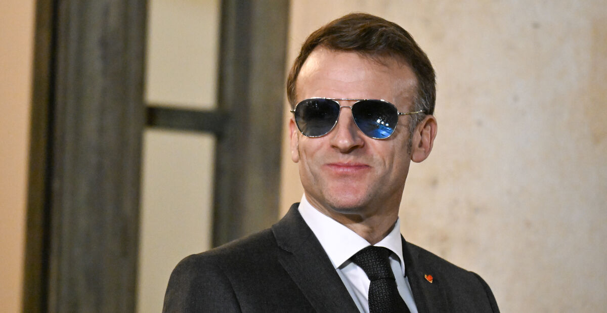 Macron vakte opsigt: Derfor bar han solbriller under sin tale i Davos