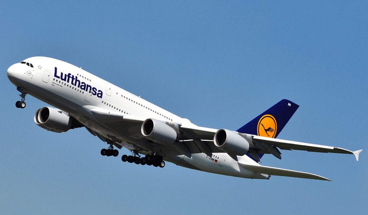 Lufthansa pilot makes skilful landing after close call at Dublin airport