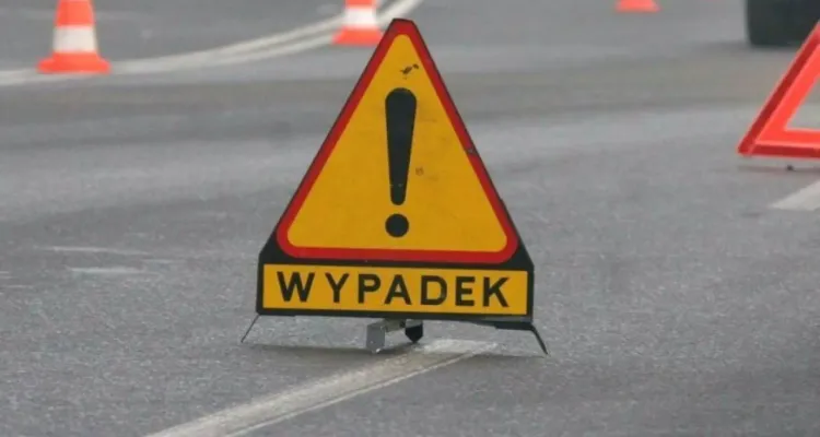 Czołowe zderzenie samochodu z ciężarówką. Nie żyje 4-letnia dziewczynka ...