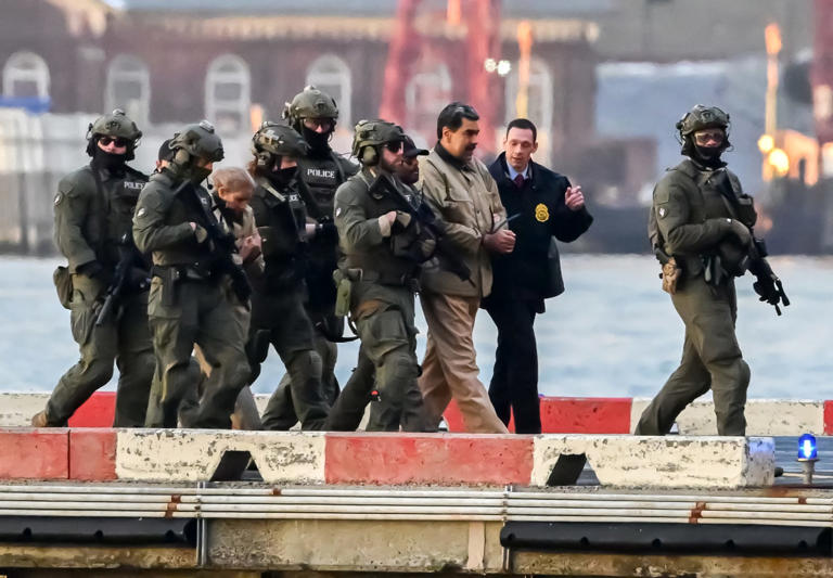 Trump reflects on odds of mission to capture Putin