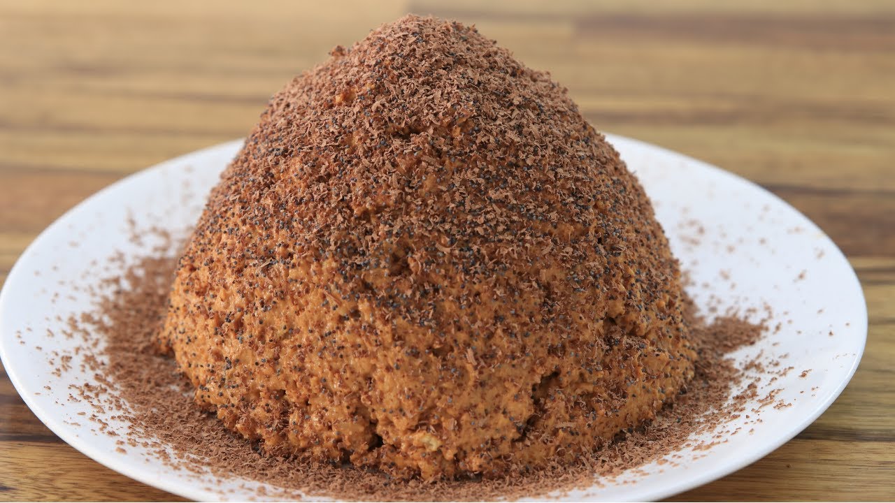 This is why Muraveinik is so addictive… crunchy, buttery, and caramel-sweet