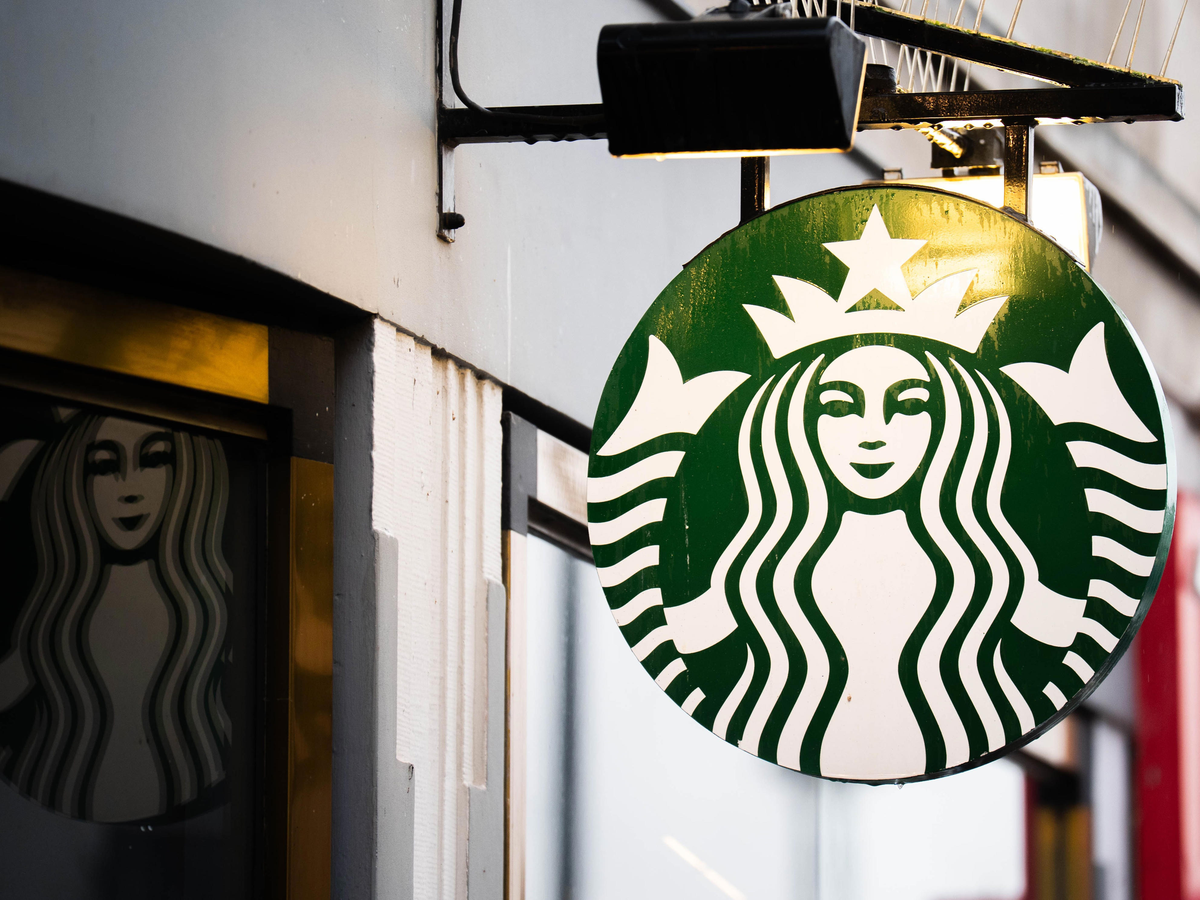 Leaked Starbucks org chart shows the most powerful people behind the ...