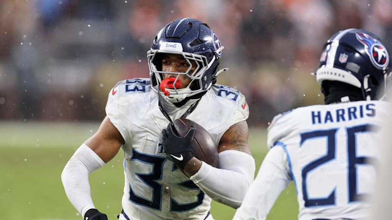 Titans LB becoming building block for defense