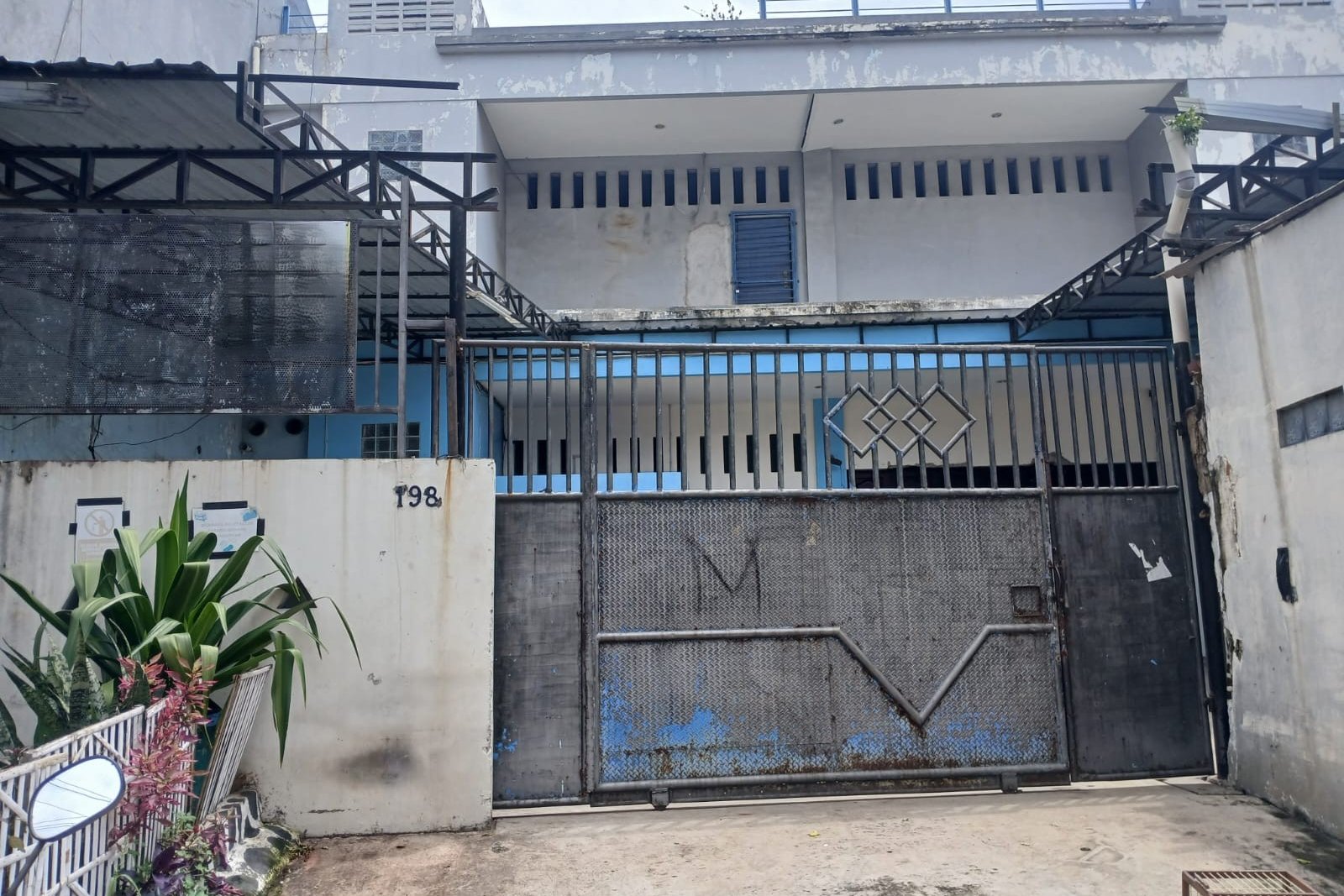 Jejak misterius perusahaan di balik gas tertawa whip pink