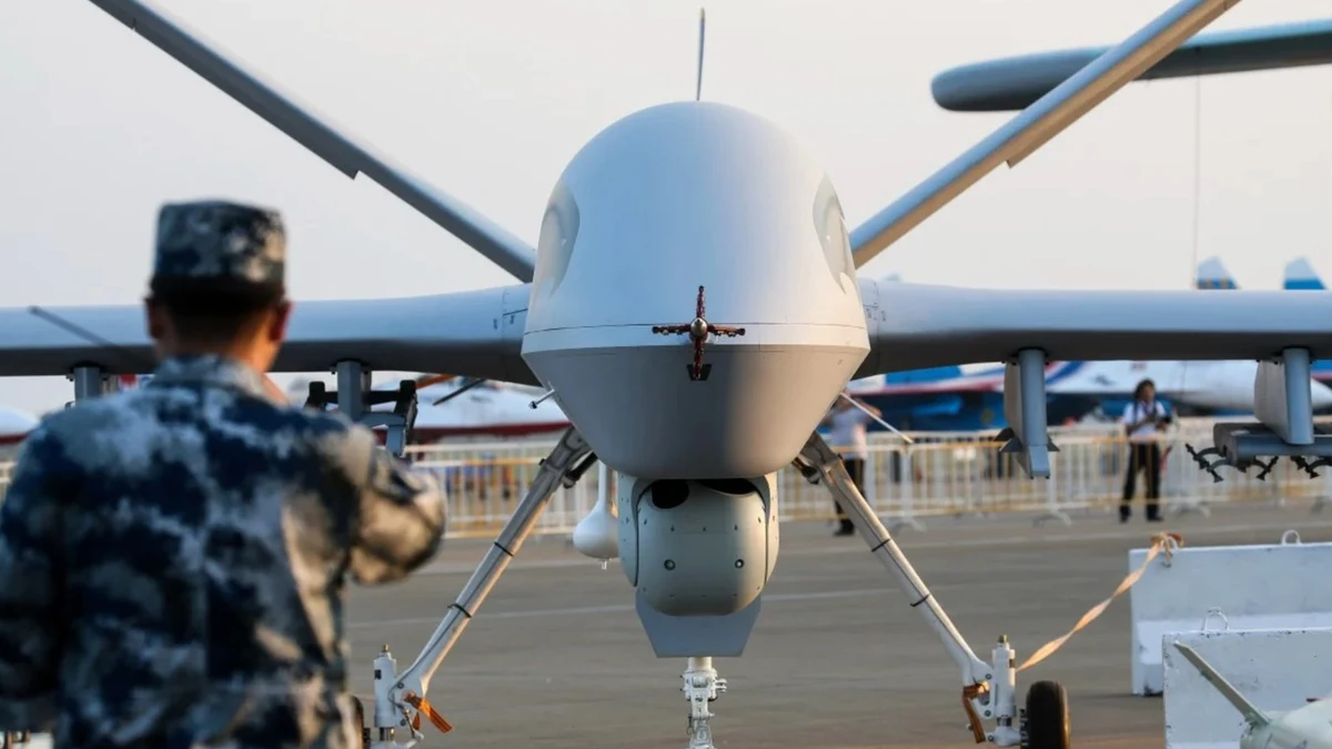 China inventa un enjambre de hasta 200 drones que puede ser manejado ...