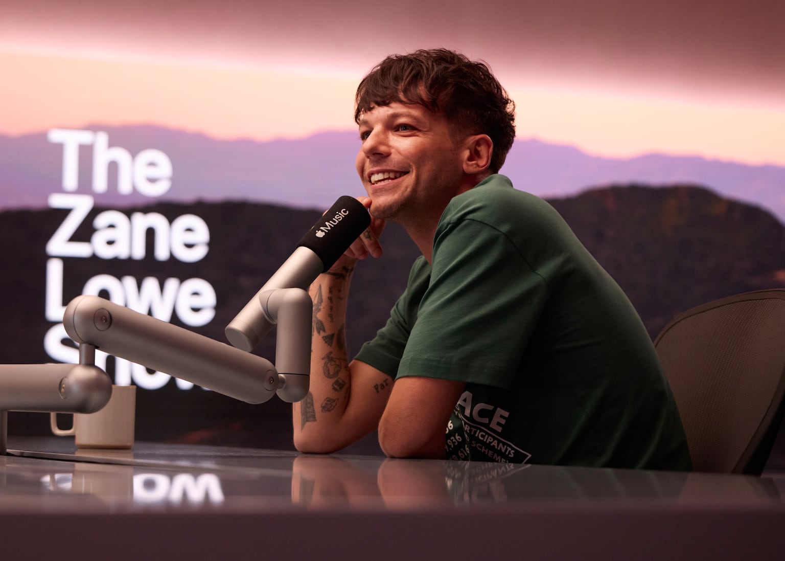Louis Tomlinson struggled to write songs about anything other than Liam ...