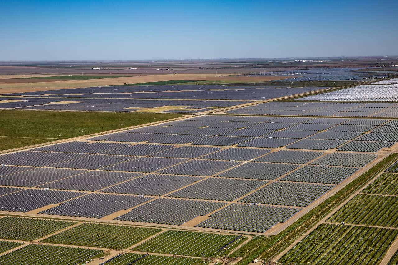 One of the world's largest solar projects is headed for California's ...