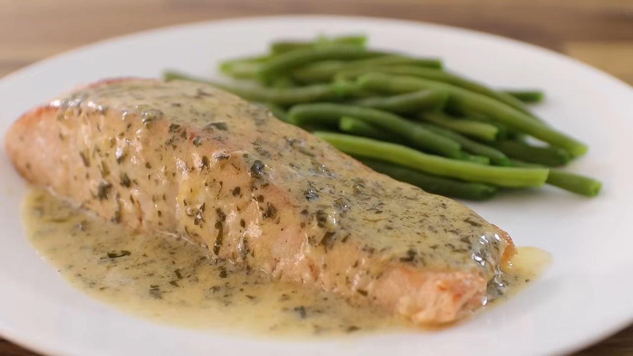 Why this salmon with lemon butter sauce never tastes dry and always flakes