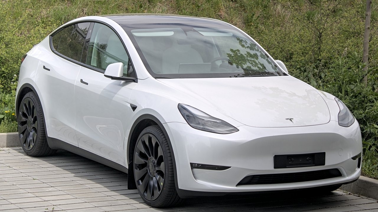 Tesla suspension failures blamed on drivers, but NHTSA records tell a ...