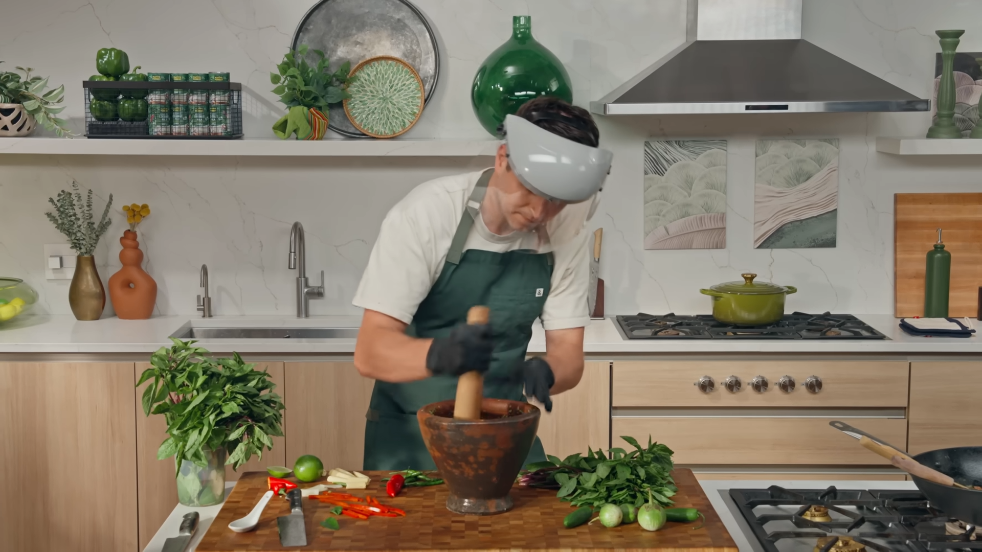 The technique behind real Thai green curry explained