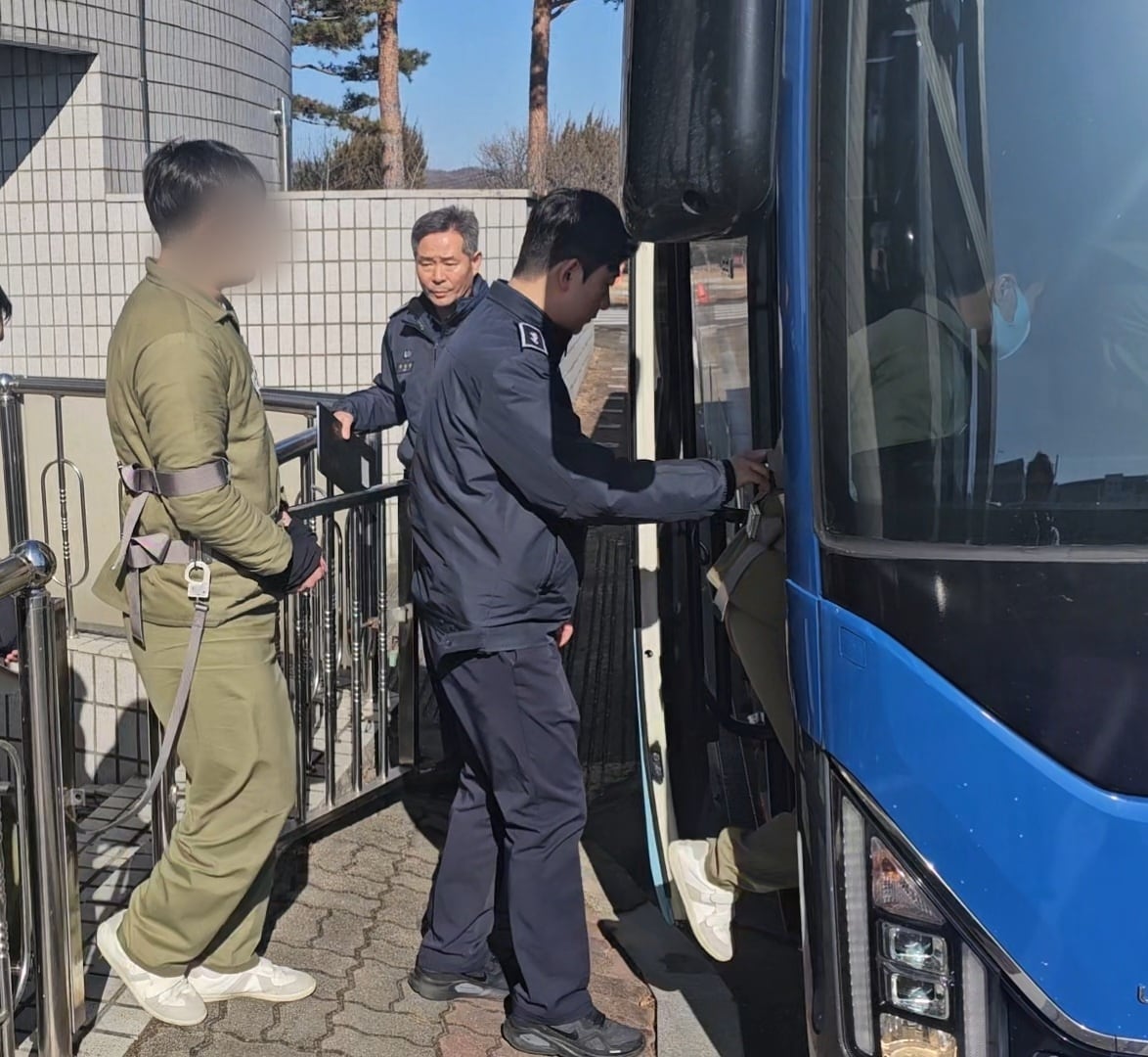 Prosecutors seek prison for teen bully in suicide case