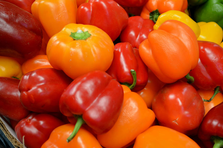 5 Colorful Peppers And Which Is Most Nutritious