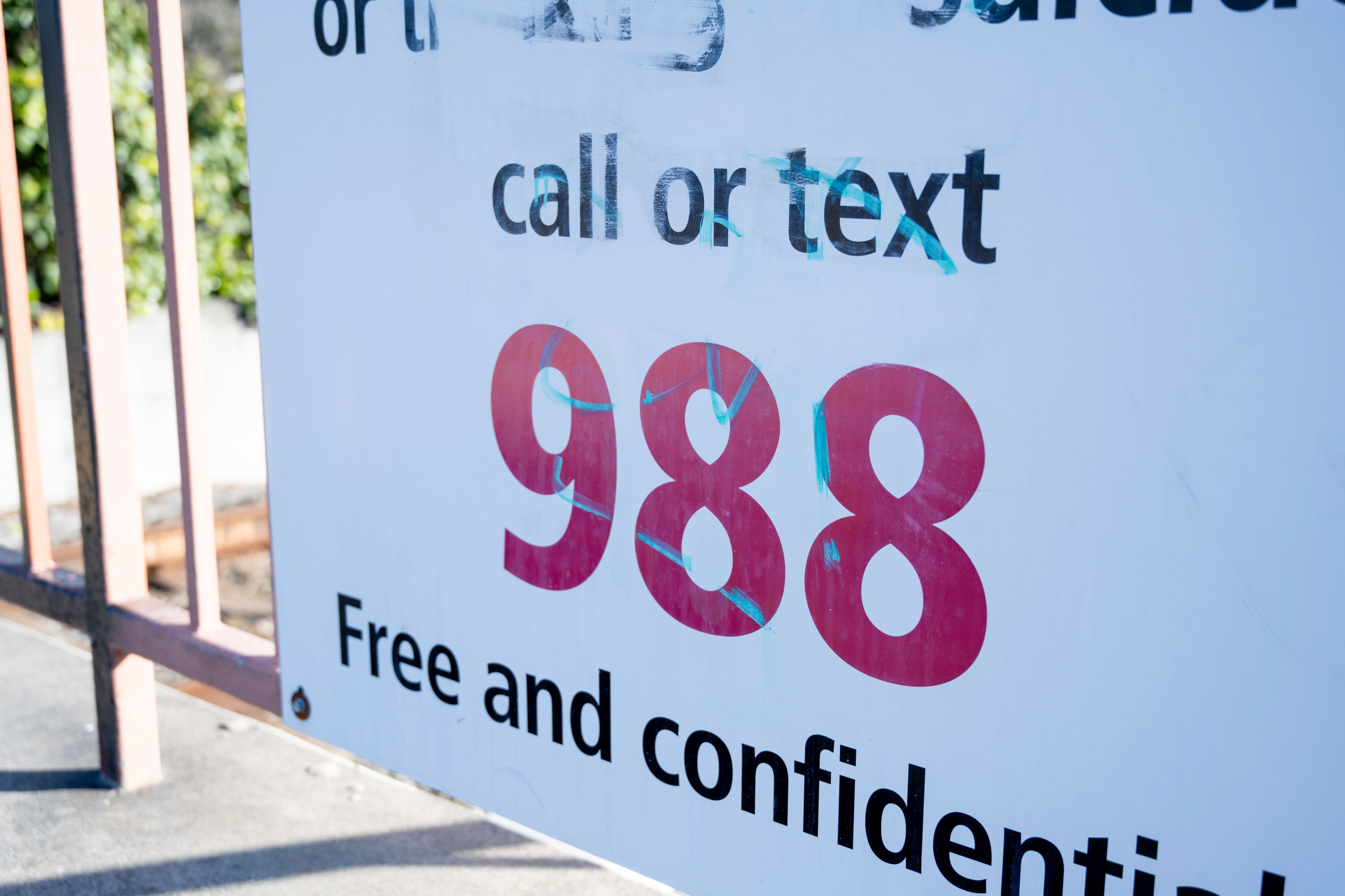 When suicidal calls come in, who answers? Georgia Crisis Line response ...
