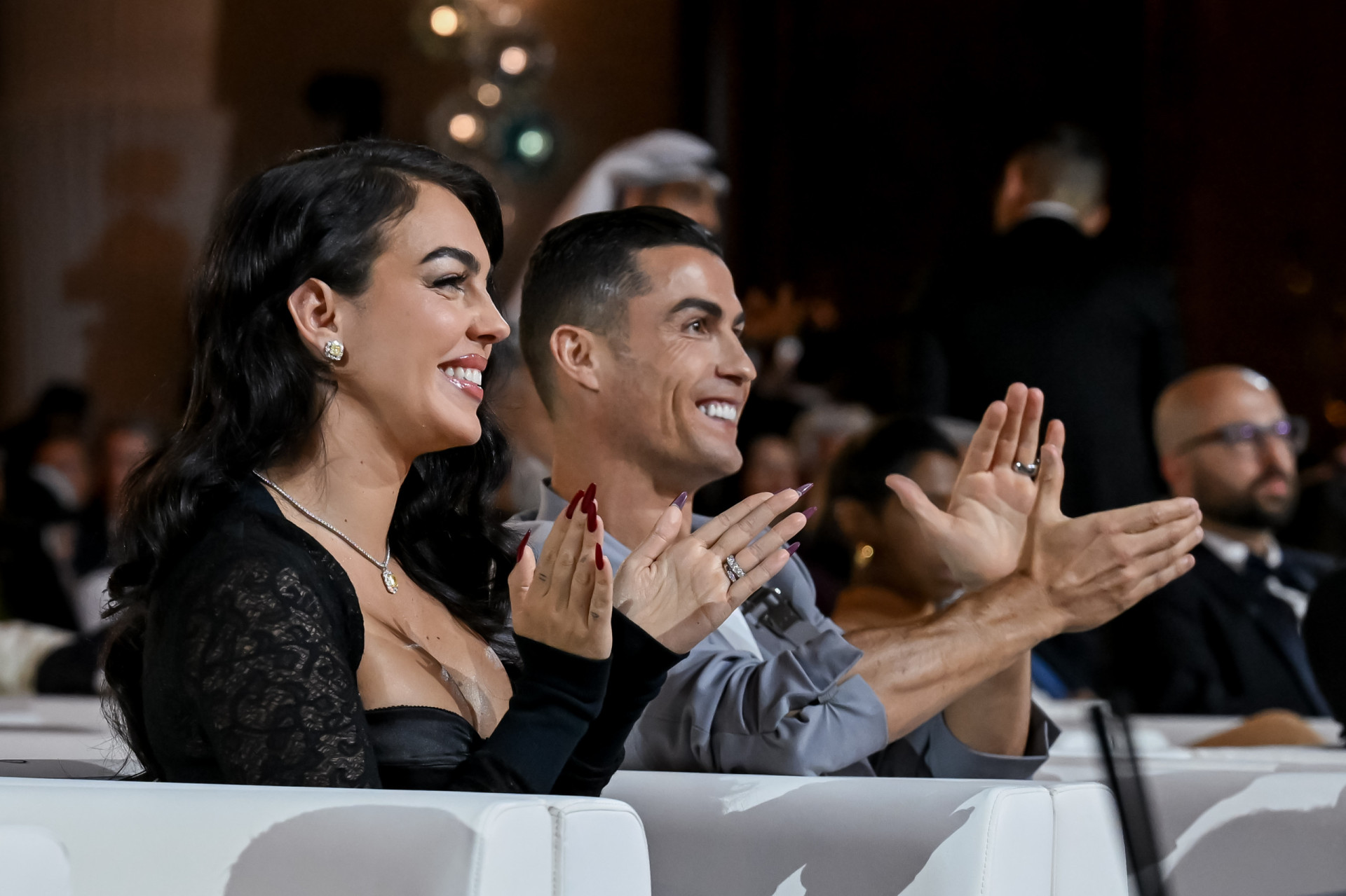 Diese Stars erweiterten ihre Familien durch eine Leihmutter