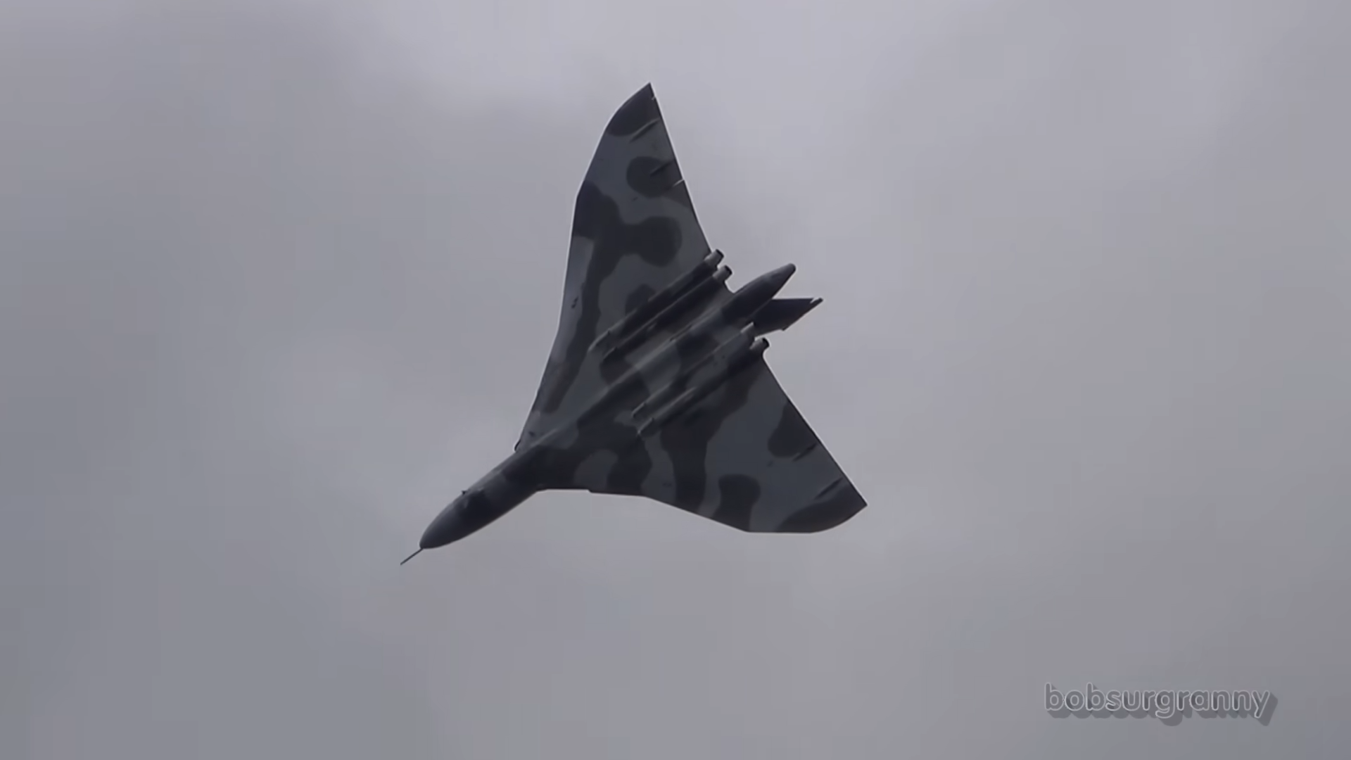 AN-225 Mriya appears out of nowhere on takeoff