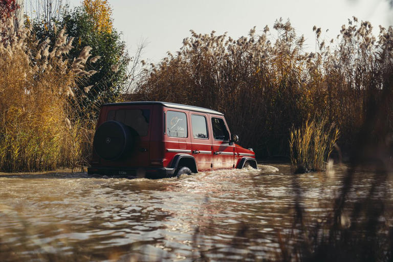 Schäumendes Bad für Offroad-Ikone: Die G-Klasse ist mit allen Wassern ...