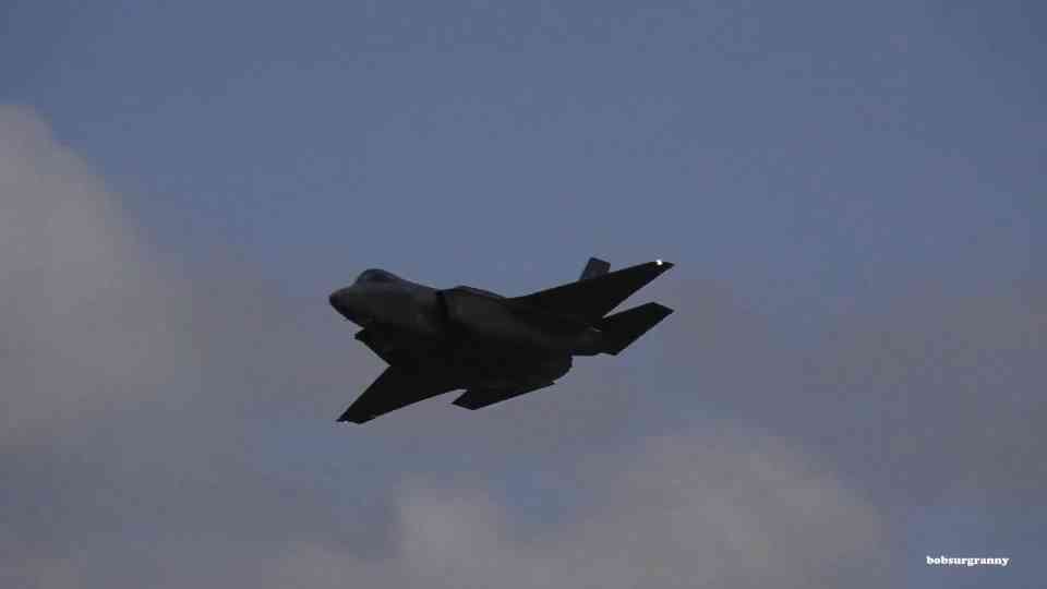 USAF F-35A makes historic first run through the Mach Loop