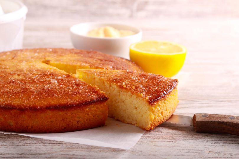 I made Mary Berry's '90s lemon crunch cake recipe and it was perfect ...