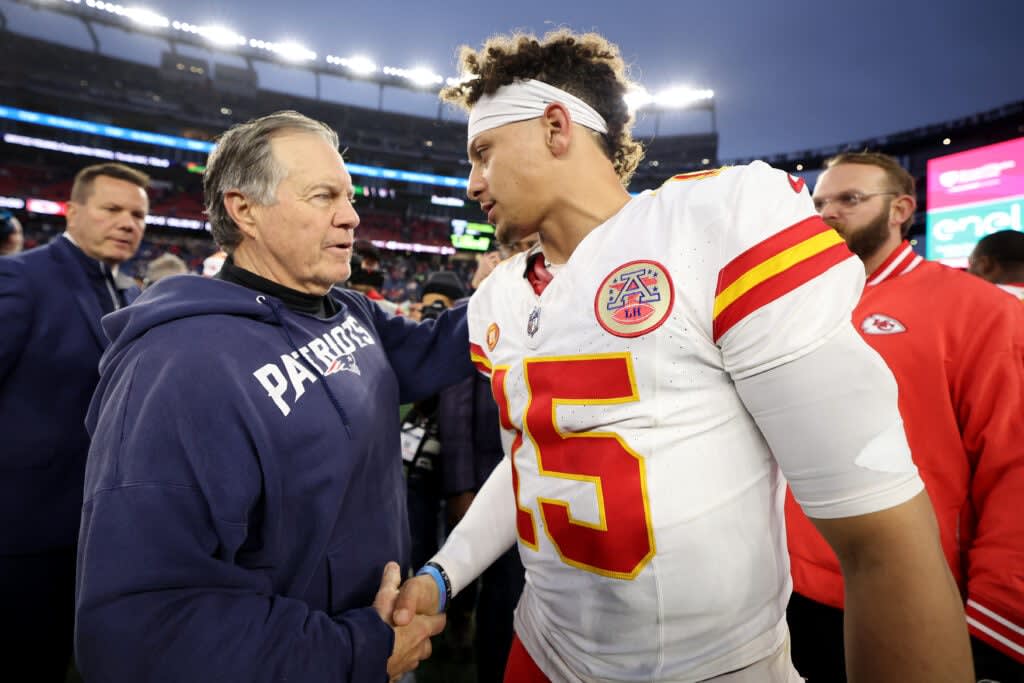 Patrick Mahomes makes 'insane' point about Bill Belichick being snubbed ...
