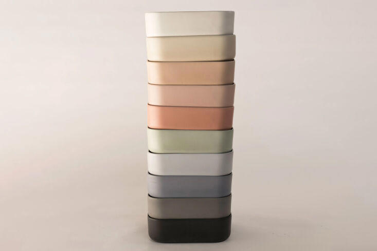 10 easy pieces: Colorful bathroom sinks