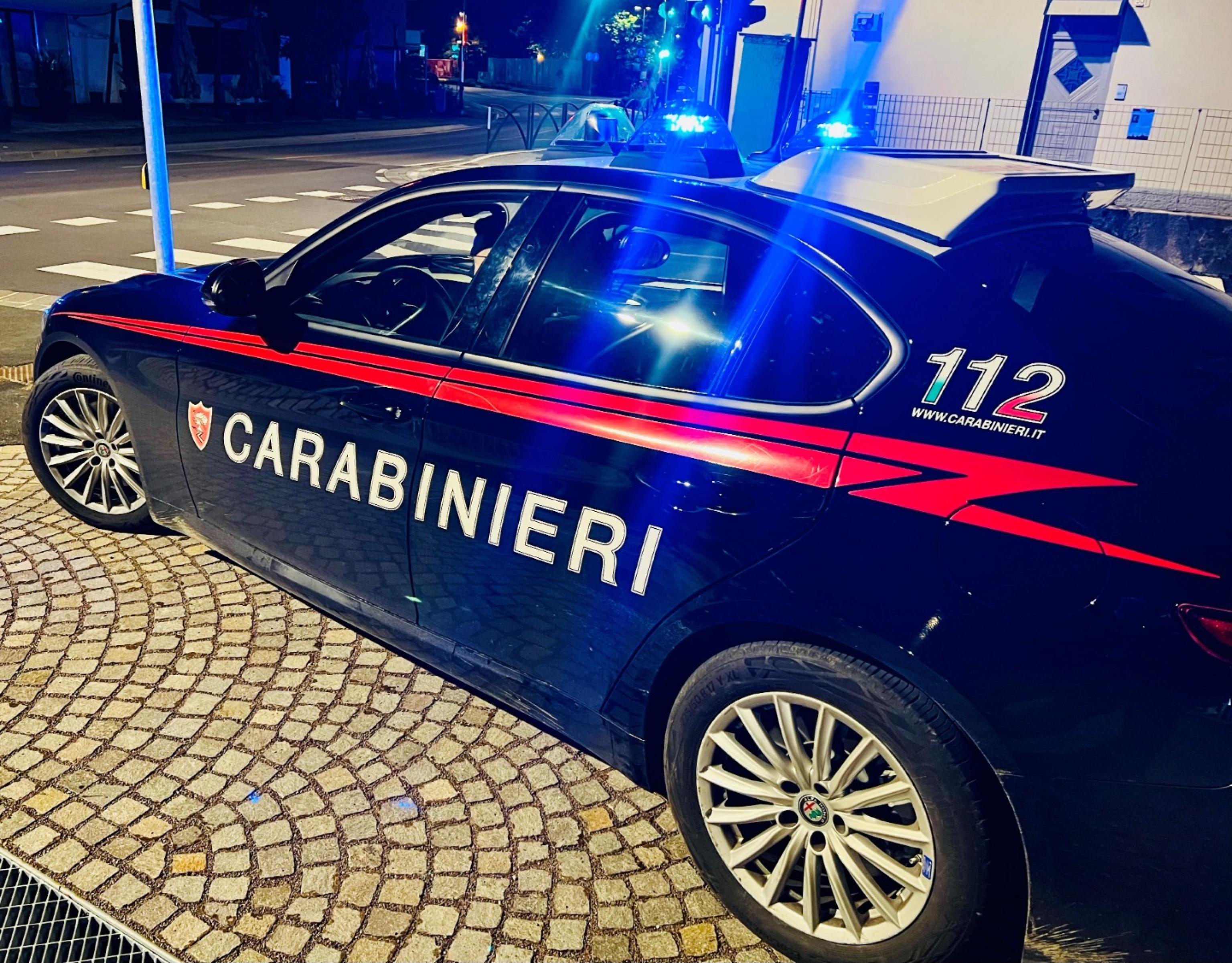 Stalker insegue donna e figlia di 2 anni in auto e le sperona, arrestato